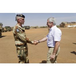 ImagesDéfense - Le président de l'Assemblée nationale Claude Bartolone ...
