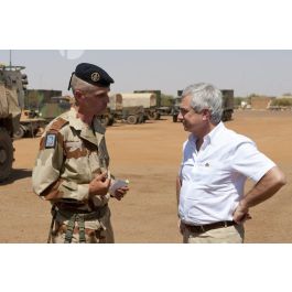 ImagesDéfense - Le président de l'Assemblée nationale Claude Bartolone ...