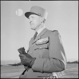 ImagesDéfense - Portrait du général Allard, aéroport de Maison Blanche.