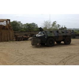 ImagesDéfense - VAB (véhicule de l'avant blindé) équipé d'un blindage ...