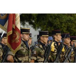 ImagesDéfense - Prise d'armes sur la place d'armes du 43e BIMa ...