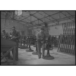 ImagesDéfense - Plan général d'un atelier d'une usine d'armement où des ...