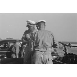 ImagesDéfense - Arrivée du général Alexander Löhr sur le terrain d ...