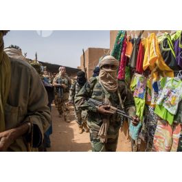 ImagesDéfense - Des combattants du groupe d’autodéfense touareg Imghad ...