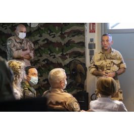 ImagesDéfense - Le colonel Yves Aunis du 3e régiment parachutiste d ...
