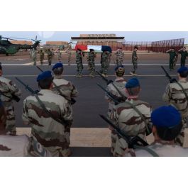 ImagesDéfense - Des artilleurs du 93e régiment d'artillerie de montagne ...