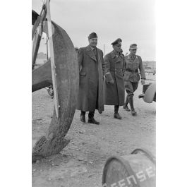 ImagesDéfense - Le général Alfred Gause et deux officiers allemands et ...
