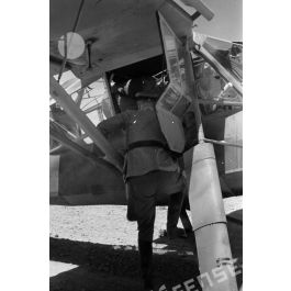 ImagesDéfense - Le maréchal (Generalfeldmarschall) Erwin Rommel se ...