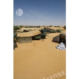 ImagesDéfense - Vue d'une zone de bivouac au nord de Bamba, au Mali.