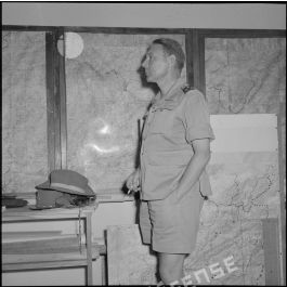 ImagesDéfense - Le général Beaufre commandant de la 2e DIMo.