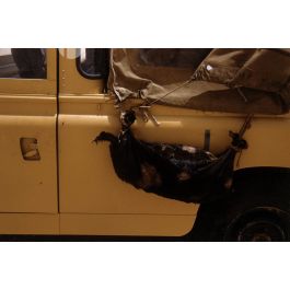 ImagesDéfense - Guerba sur Land Rover. [légende d'origine]