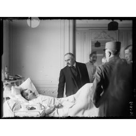 ImagesDéfense - Monsieur Justin Godard à l'hôpital Danois, rue Louis ...