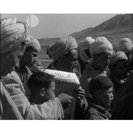 ImagesDéfense - Visite d'un village dans les Aurès.