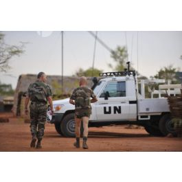 ImagesDéfense - Militaires français sur la base ONU de Birao.