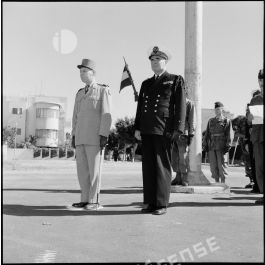 ImagesDéfense - Le général de division Beaufre et le contre-amiral ...