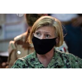 ImagesDéfense - Portrait du contre-amiral Heidi Berg en visite à la ...
