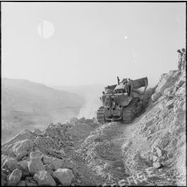 ImagesDéfense - Le travail du génie dans le massif de l'Aurès Nemencha.