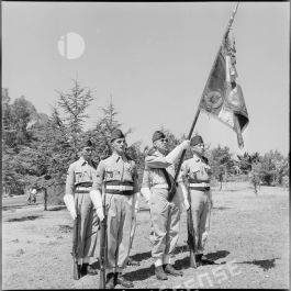ImagesDéfense - Alger, stade des Tagarins. Le drapeau du 9e régiment de ...