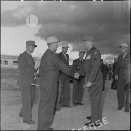 ImagesDéfense - Le lieutenant colonel Alain De Boissieu prend congé du ...