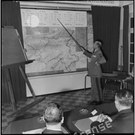 ImagesDéfense - Conférence de presse du général de corps d'armée ...