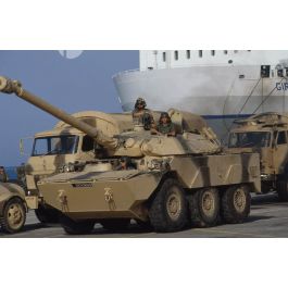 ImagesDéfense - Blindé de reconnaissance AMX-10 RC sur les débarcadères ...