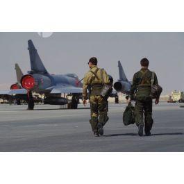 ImagesDéfense - Deux pilotes d'avion de combat Mirage 2000 de l'armée ...