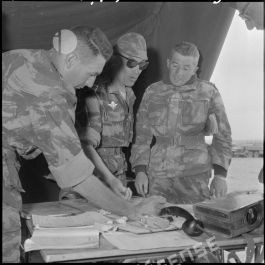 ImagesDéfense - Le colonel Fourcade du 8ème régiment de parachutistes ...