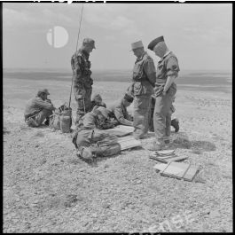 ImagesDéfense - Le général Paul Vanuxem et le colonel Roger Trinquier ...