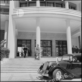 ImagesDéfense - Le général Paul Ely quitte le ministère de l'Algérie.