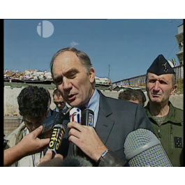 ImagesDéfense - Visite de Charles Millon, ministre de la Défense, à ...