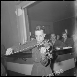 ImagesDéfense - Alger. Concert de jazz du 9e régiment de zouaves (RZ).