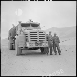 ImagesDéfense - Fort Flatters. Camion de la Légion étrangère.
