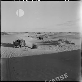 ImagesDéfense - El Hadjira. Essais de véhicules par la compagnie ...