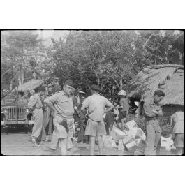 ImagesDéfense - [Opération Gaur en Indochine, janvier-mars 1946. Le ...