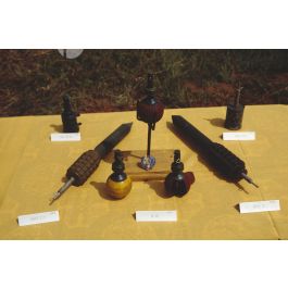 ImagesDéfense - Présentation de mines POMZ 2M et PMZ 2 (URSS) de ...