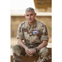 ImagesDéfense - Portrait du colonel Hervé Pierre, représentant du ...