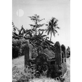 ImagesDéfense - Archipel des Comores, Anjouan, 1953. Ouani. Tombeau arabe.