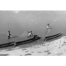 ImagesDéfense - République du Tchad, 1970. Pêcheurs Massa sur les bords ...