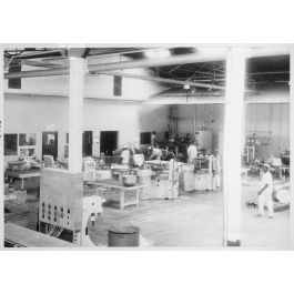 ImagesDéfense - République unie du Cameroun, Douala, 1969. Chococam ...