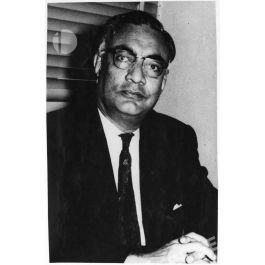 ImagesDéfense - Ile Maurice, janvier 1975. Hon. Sir Abdul Razak Mohamed.