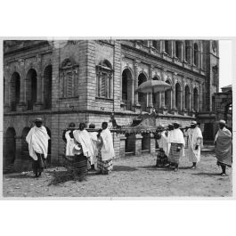 ImagesDéfense - Madagascar, Tananarive, 1939. Filanzane de la reine ...