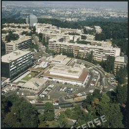 ImagesDéfense - La Celle-Saint-Cloud (78). La résidence et le ...