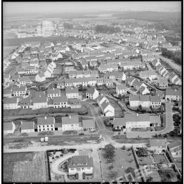 ImagesDéfense - Cesson (77). Vue générale de la zone pavillonnaire moderne.