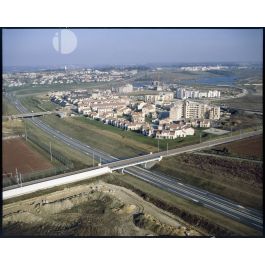 ImagesDéfense - Lognes (77). Vue sur la ligne RER à la gare Lognes/Le ...