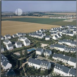 ImagesDéfense - Cesson (77). Zone pavillonnaire moderne.