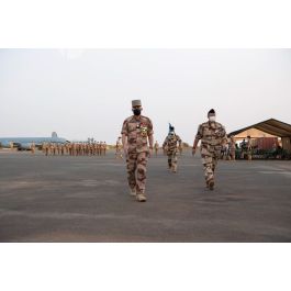 ImagesDéfense - Le général de division Marc Conruyt quitte une ...