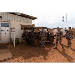 ImagesDéfense - Le médecin général des armées Philippe Rouanet de ...