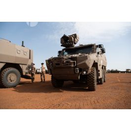 ImagesDéfense - Des véhicules blindés multi-rôles (VBMR) Griffon ...