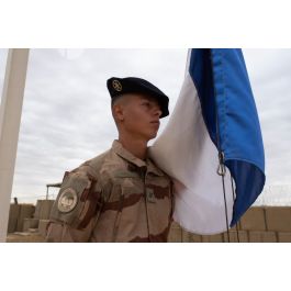 ImagesDéfense - Portrait du'n garde au drapeau du 93e régiment d ...