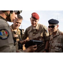 ImagesDéfense - Présentation de l'interface de communication mobile du ...